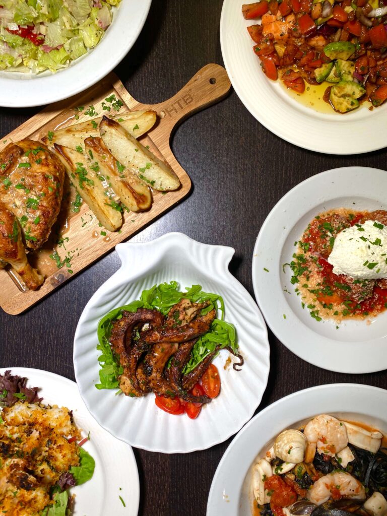 Gallery - Friendlier Pizza 1976 Pizzeria Restraurant