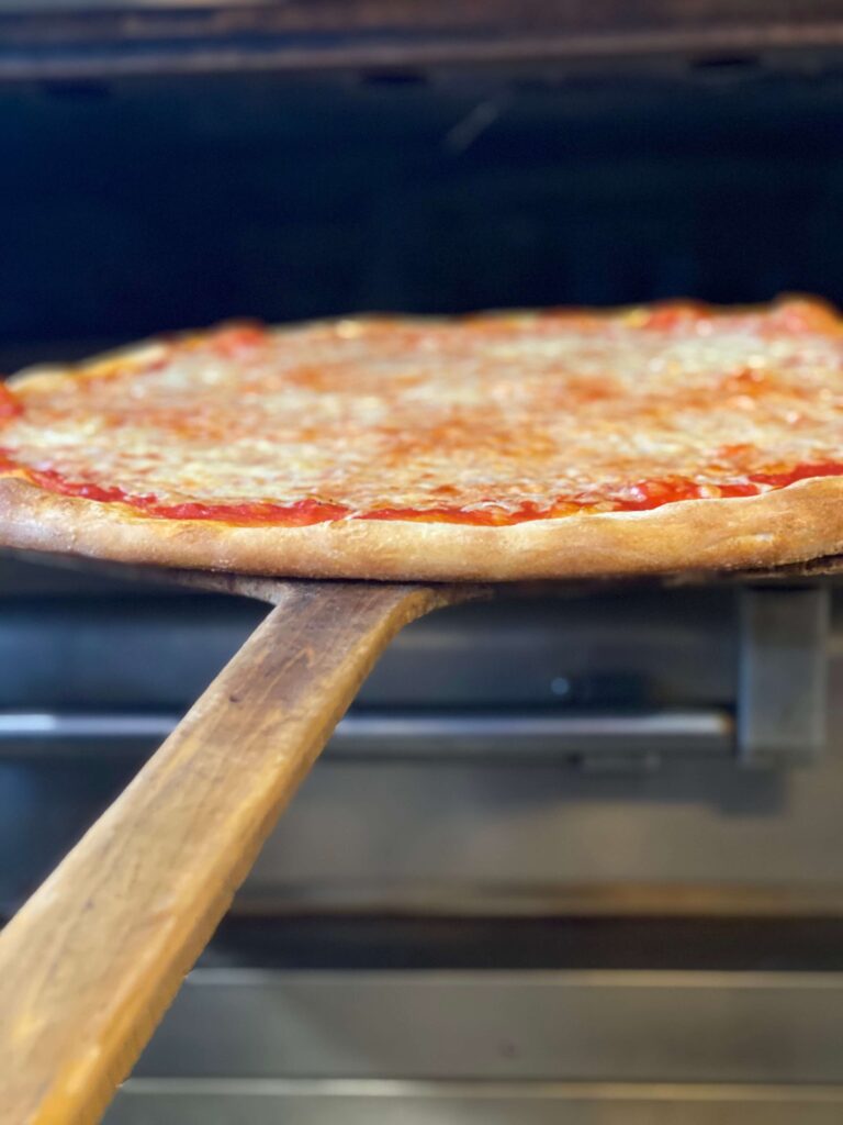 Gallery - Friendlier Pizza 1976 Pizzeria Restraurant